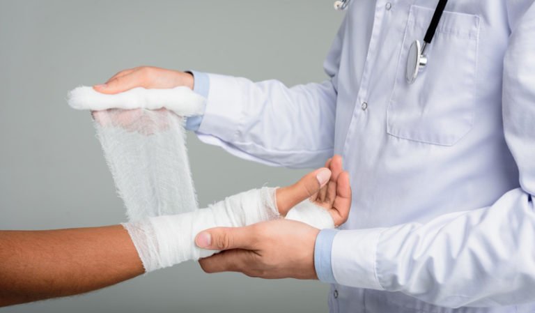 How To Treat A Hand Burn Immediately After It Occurs - Hand and Wrist ...
